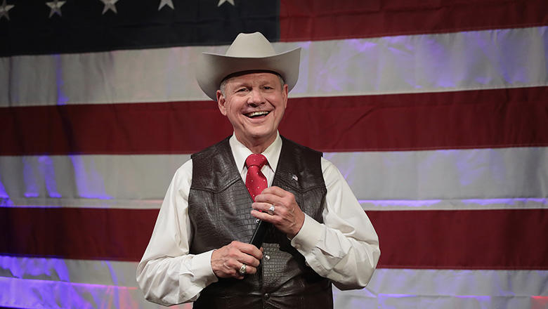 Roy Moore, Hebephile | Em & Lo